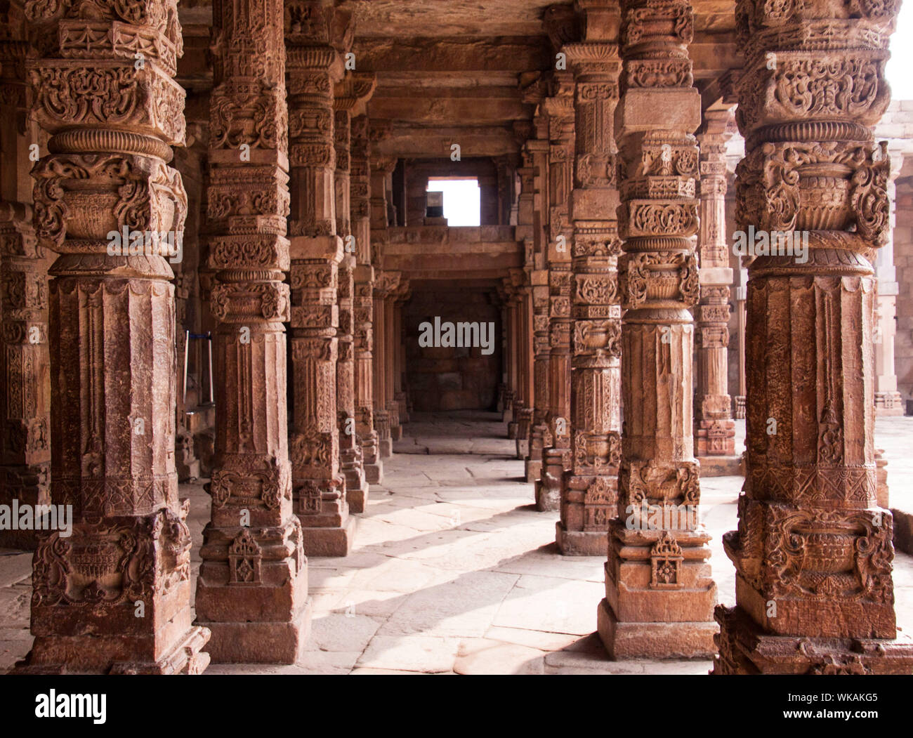 Empty temple hi-res stock photography and images - Alamy