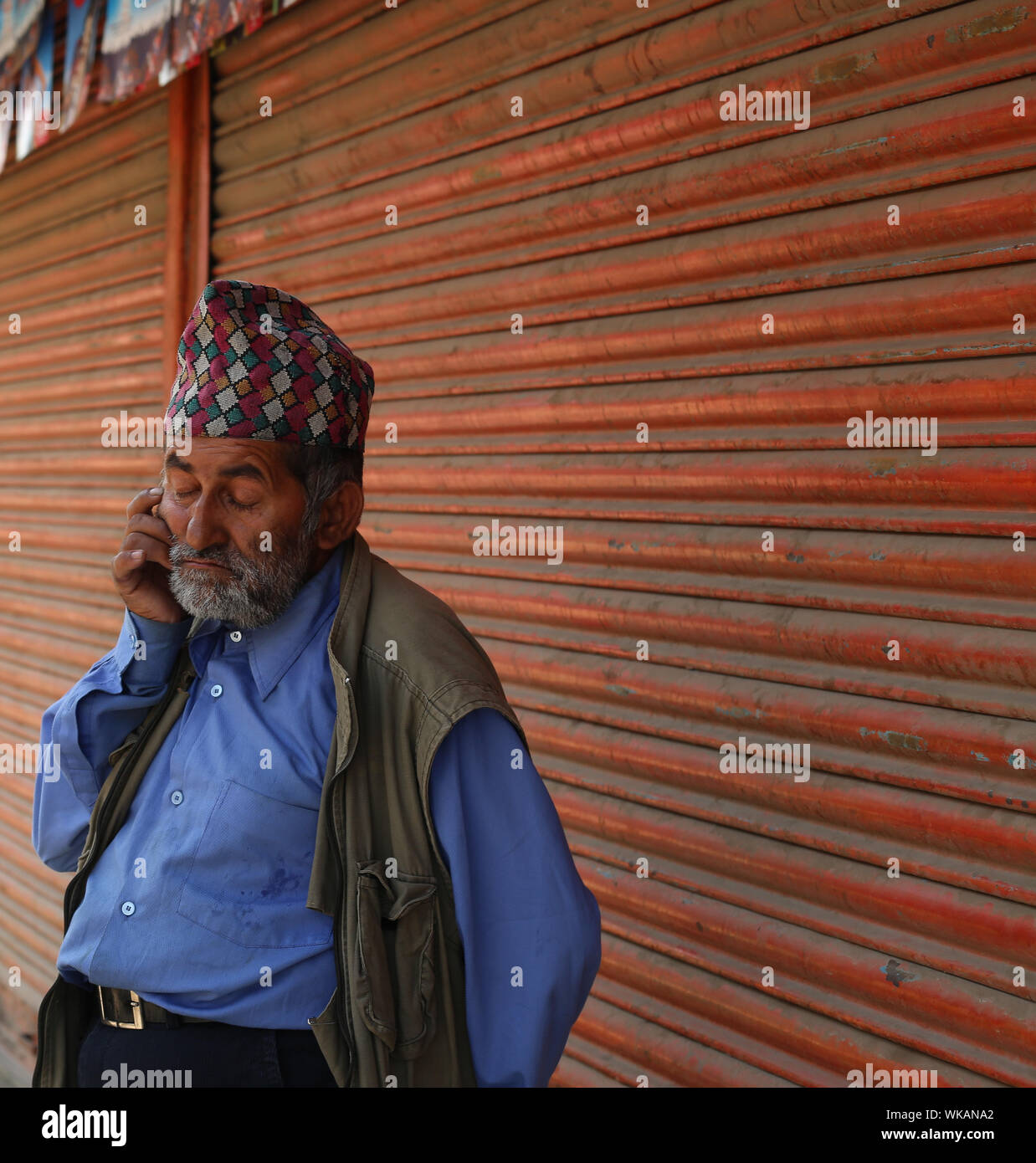 Man wearing topi hi-res stock photography and images - Alamy