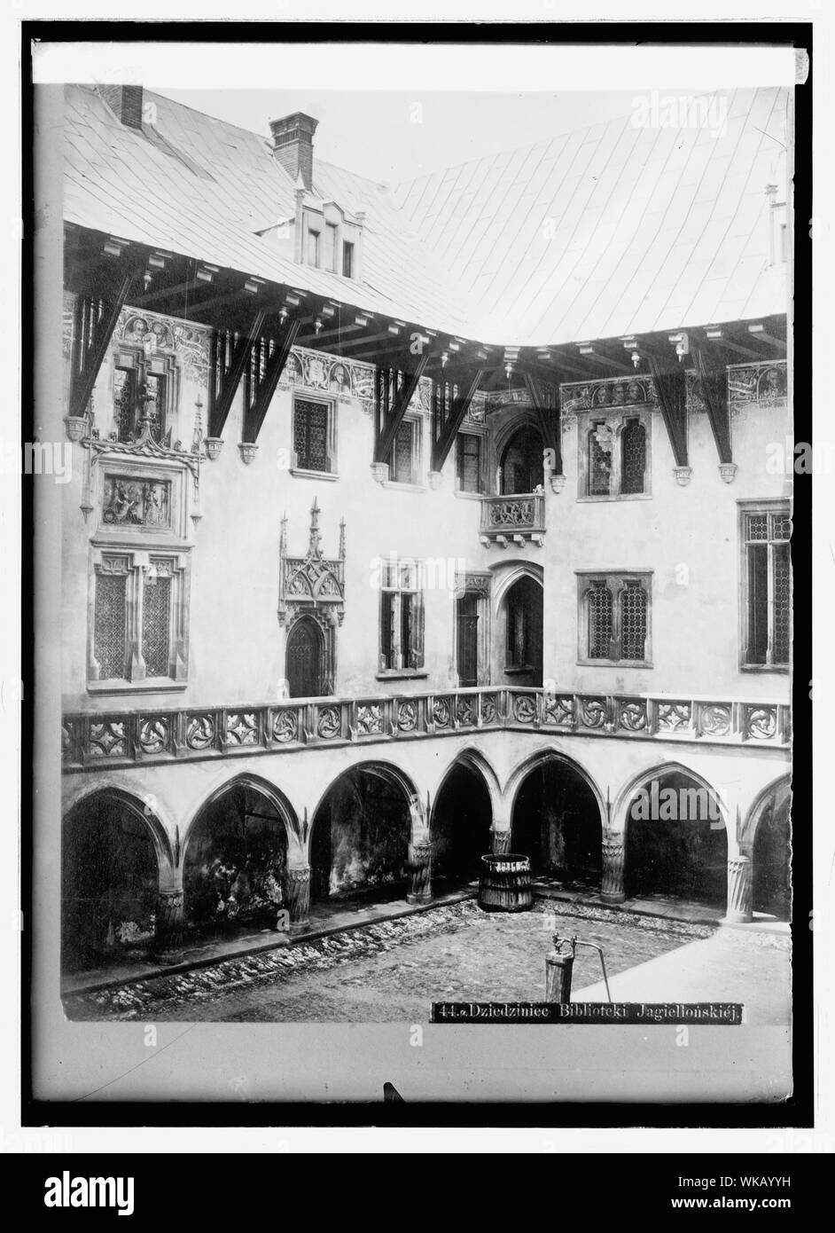 Library organization Black and White Stock Photos & Images - Alamy