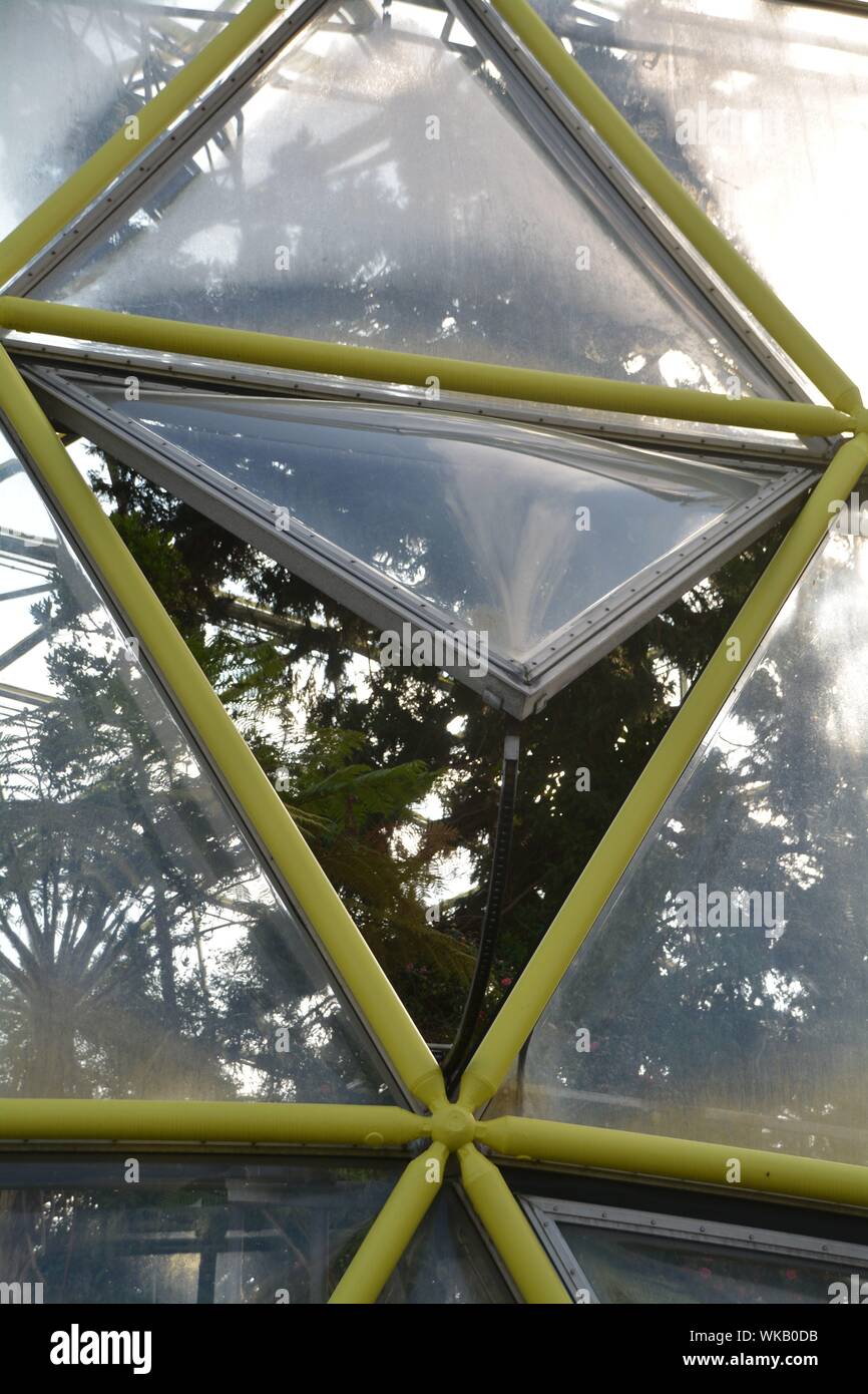 Triangle glass building hi-res stock photography and images - Alamy