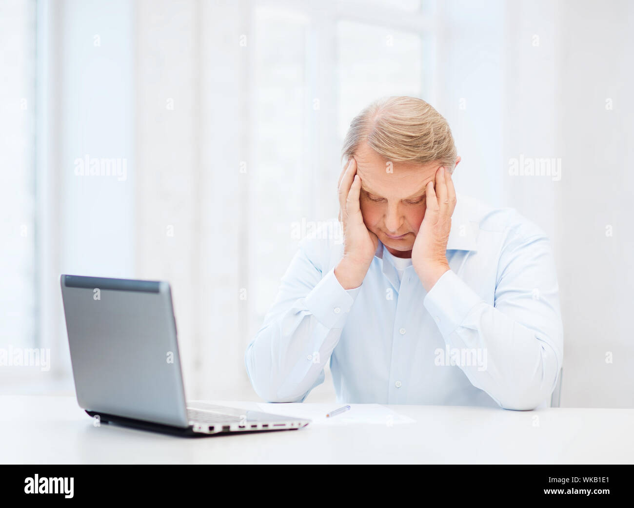 Old Man Confused Computer High Resolution Stock Photography and Images ...