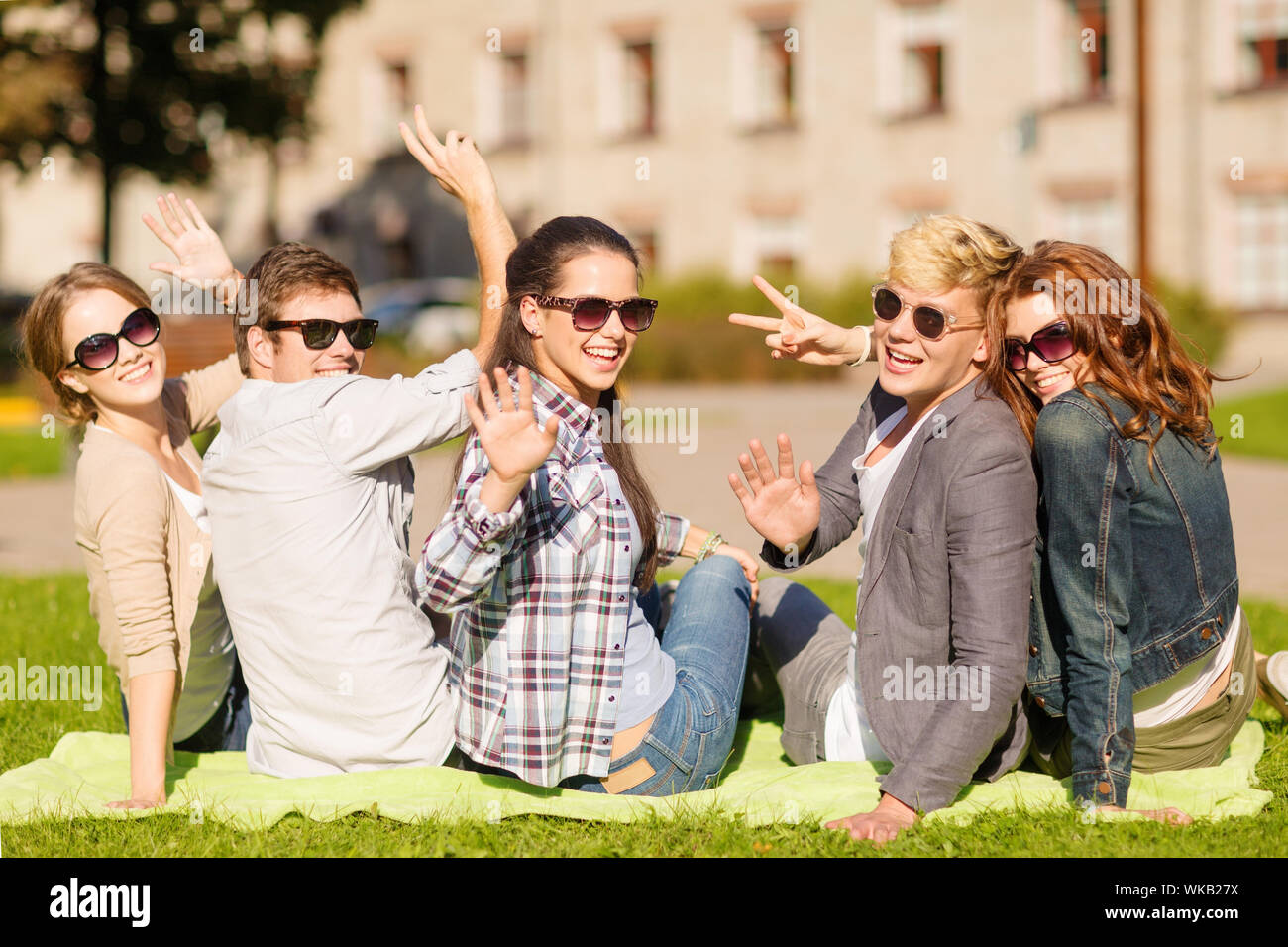Teenagers greeting school hi-res stock photography and images - Alamy