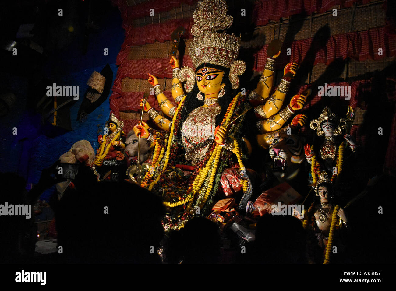 Durga puja pandal hi-res stock photography and images - Alamy