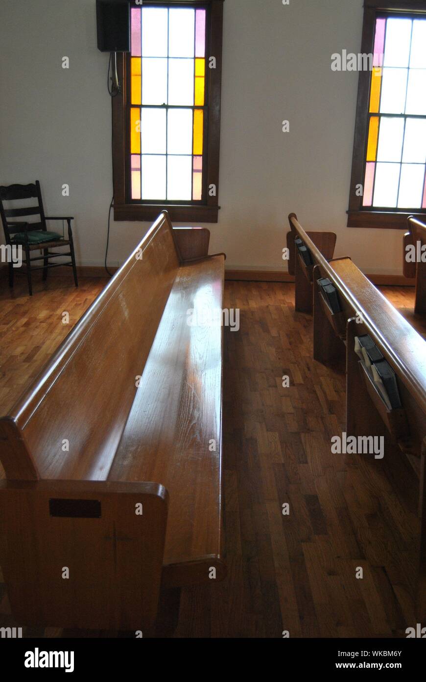 Wooden pews hi-res stock photography and images - Alamy