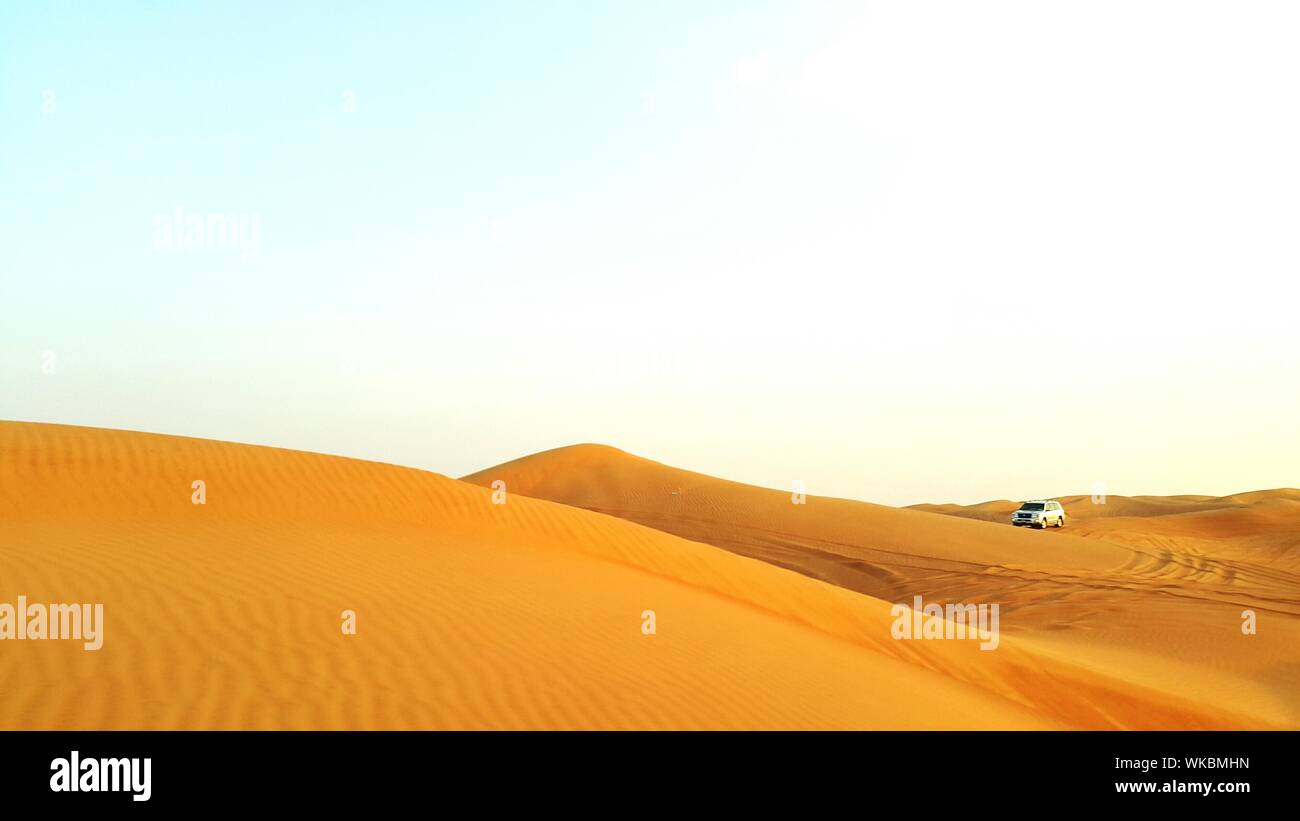Desert sand car hi-res stock photography and images - Alamy