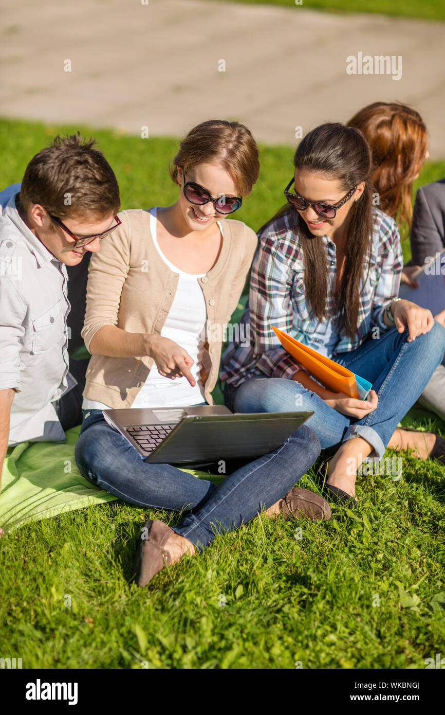 students or teenagers with laptop computers Stock Photo - Alamy