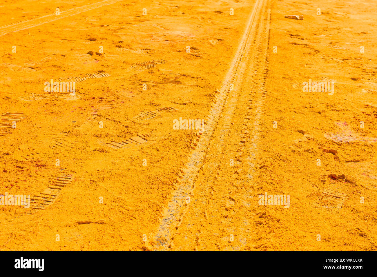 Yellow tire hi-res stock photography and images - Alamy