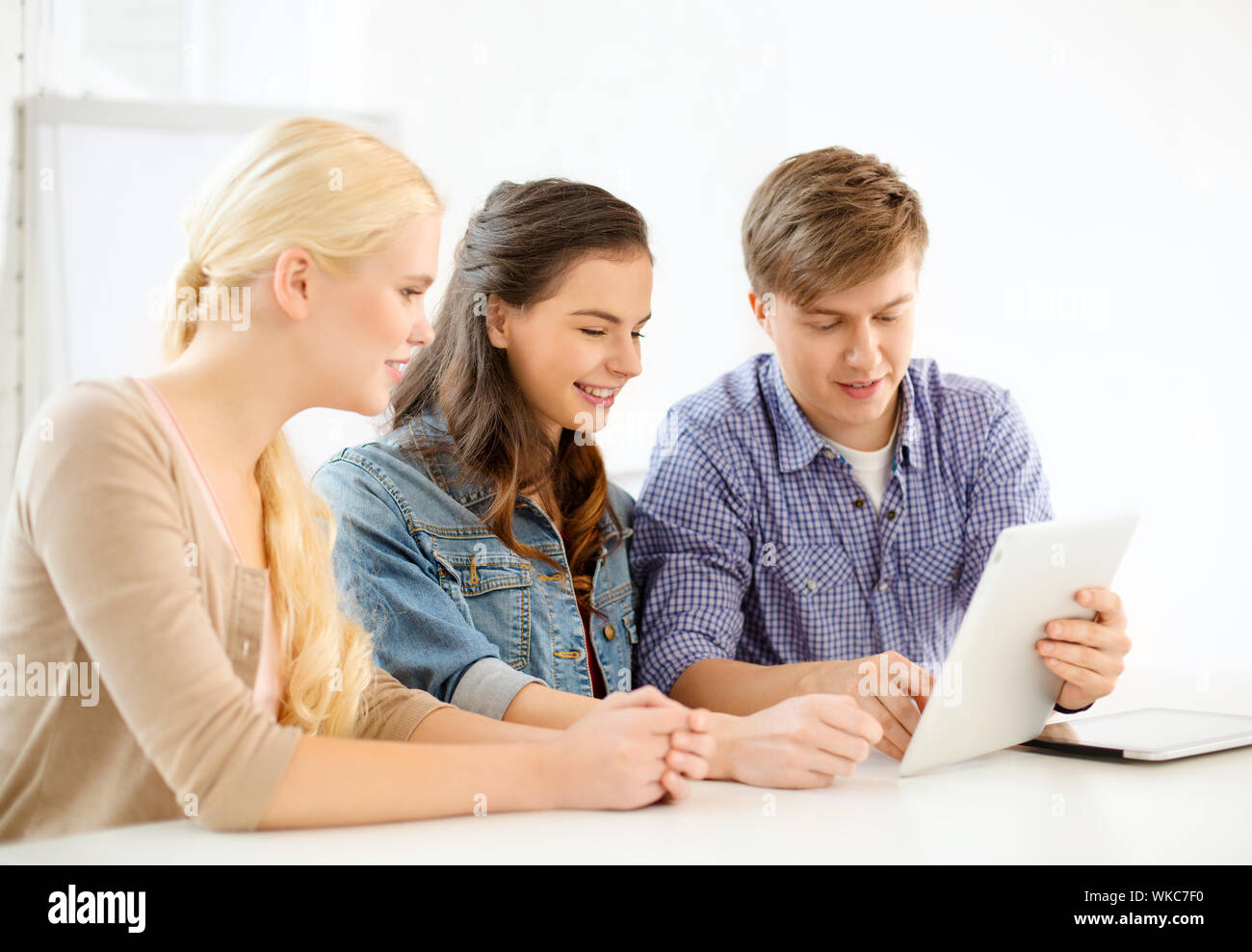 Modern classroom tablet computers hi-res stock photography and images ...