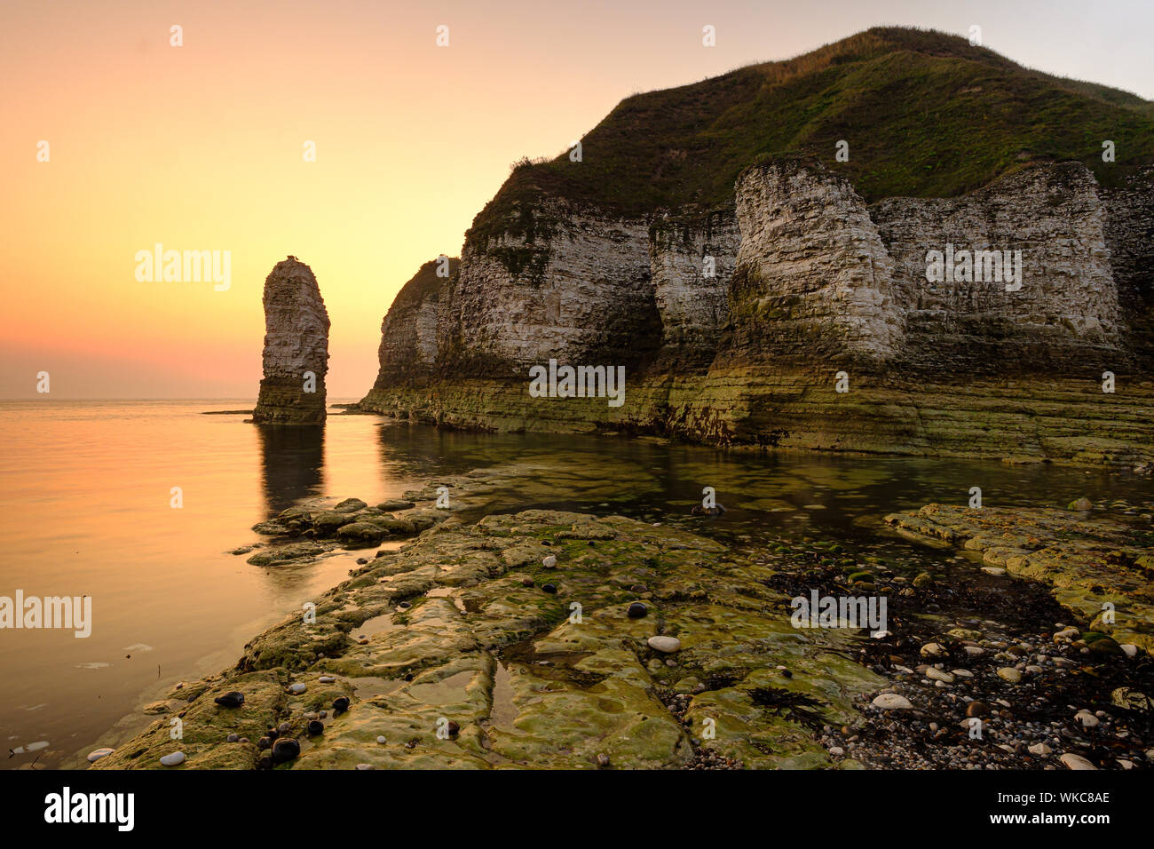 Flamborough head beach hi-res stock photography and images - Alamy