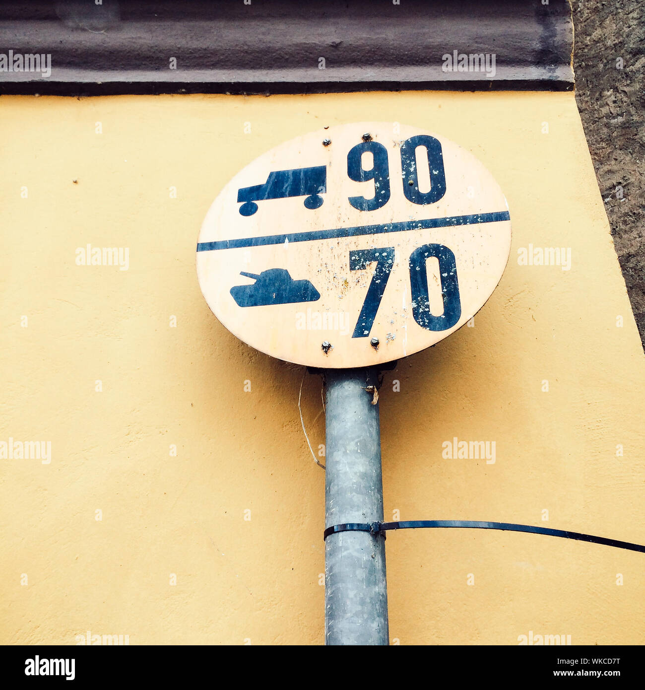 70 speed limit hi-res stock photography and images - Alamy