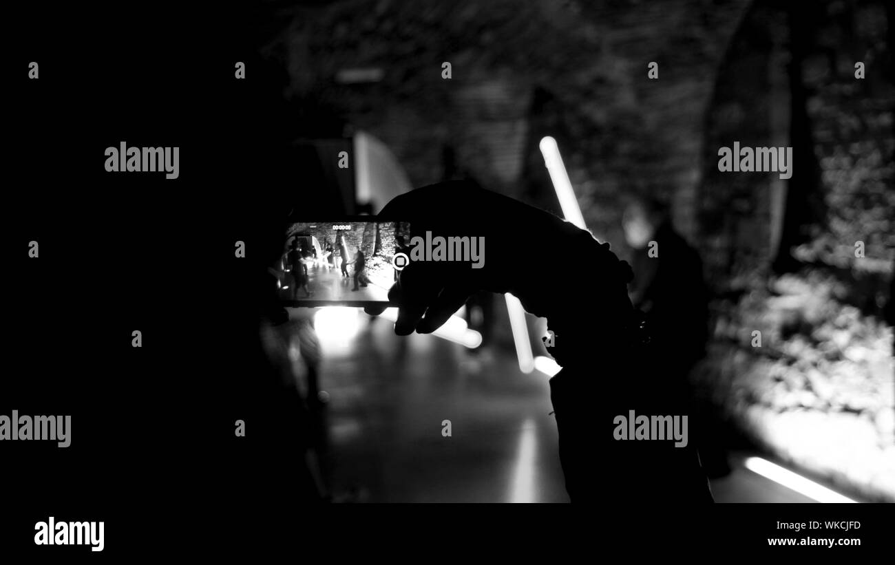 Hand filming phone hi-res stock photography and images - Alamy