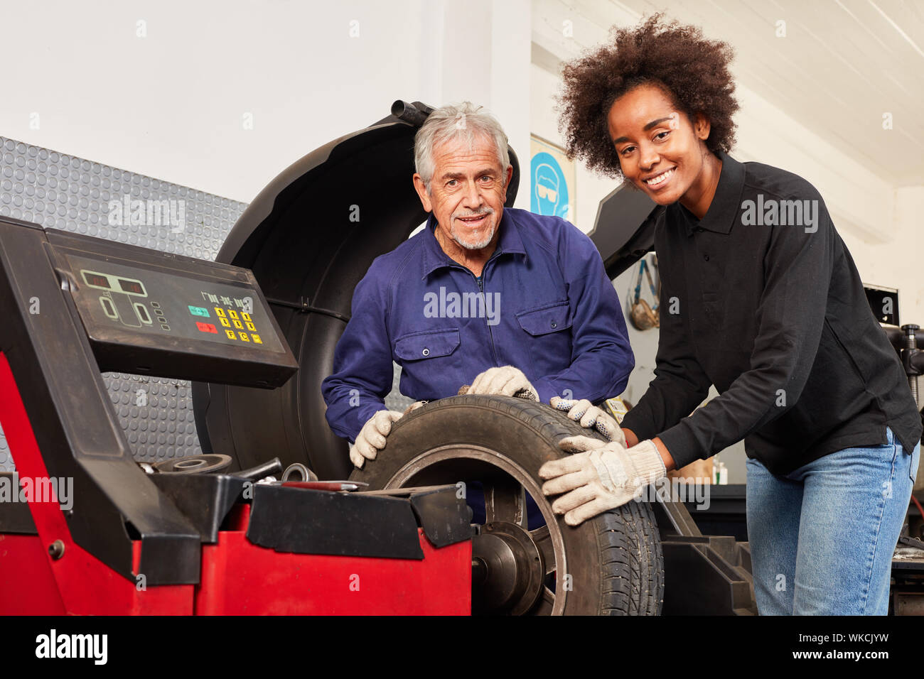 Automotive mechatronics hi-res stock photography and images - Alamy