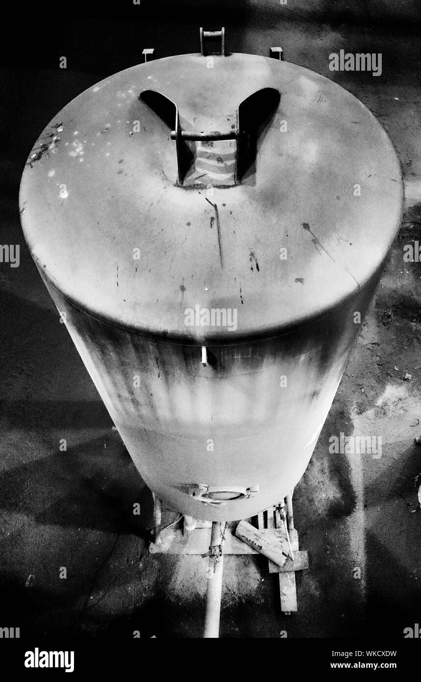 Old metal tank hi-res stock photography and images - Alamy
