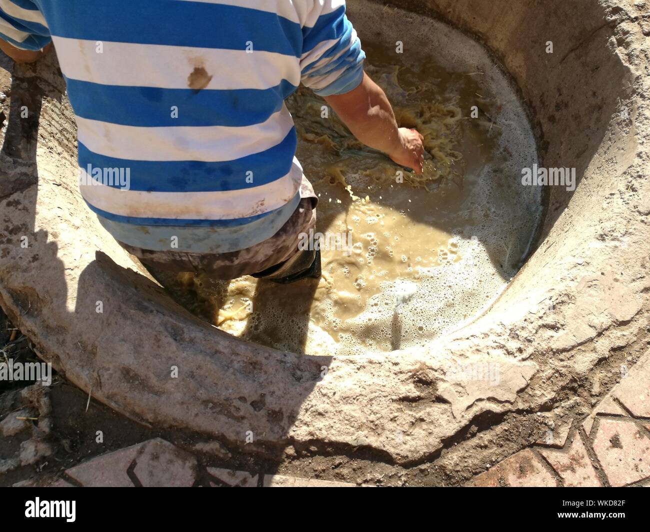 Washing skin hi-res stock photography and images - Alamy