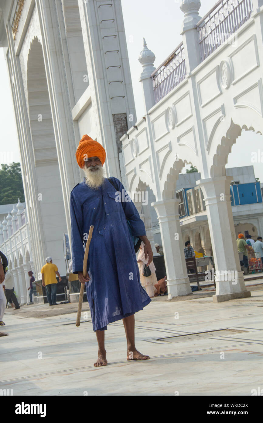 Indian security guard in front hi-res stock photography and images - Alamy