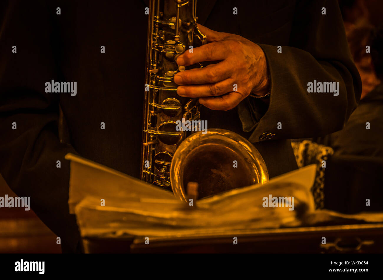 Playing trumpet one hand hi-res stock photography and images - Alamy