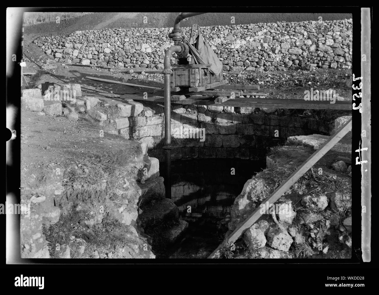 The roman well Black and White Stock Photos & Images - Alamy