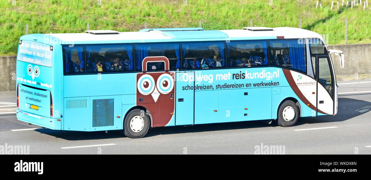 School coach trip uk hi-res stock photography and images - Alamy