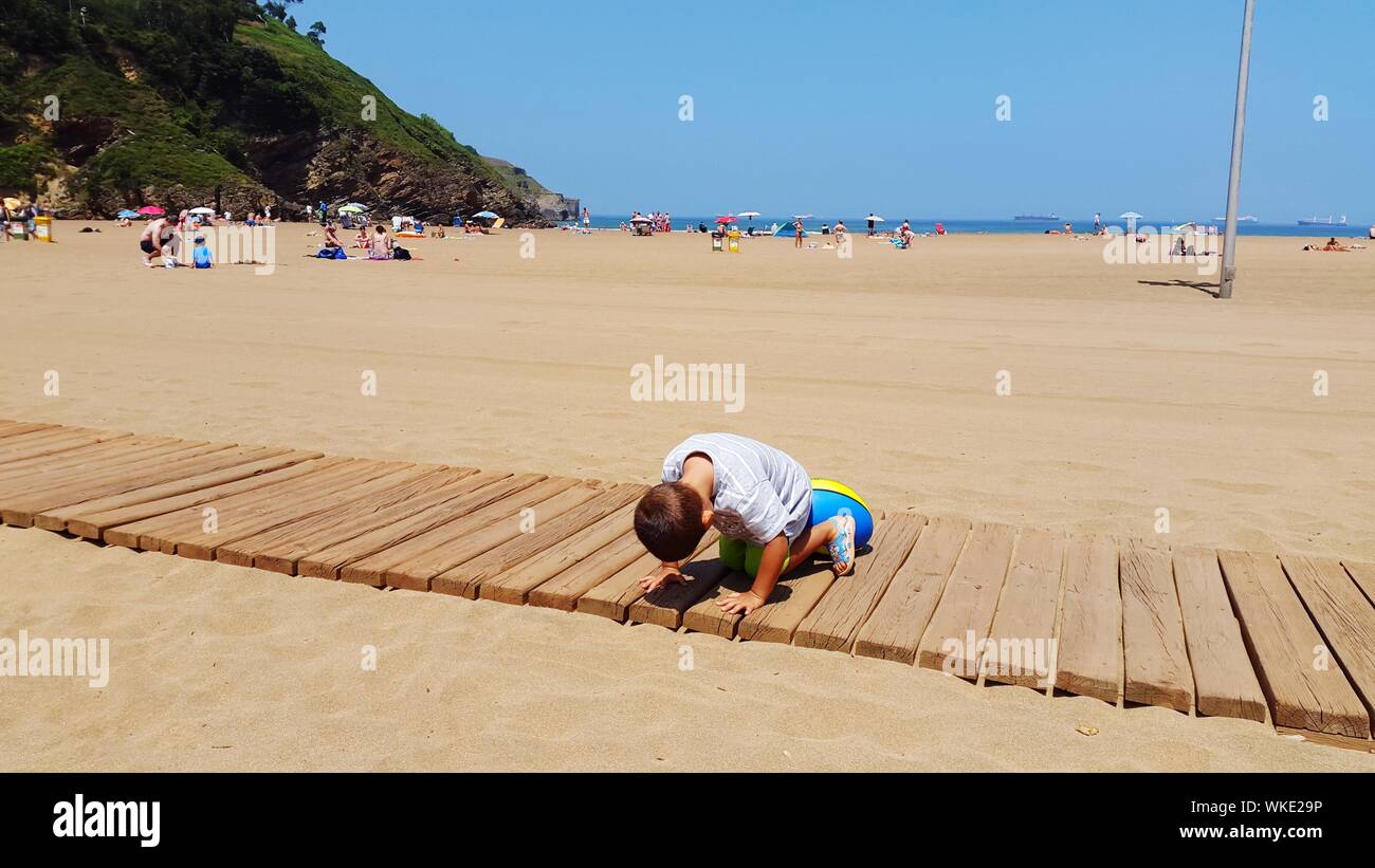 Playing boardwalk hi-res stock photography and images - Alamy