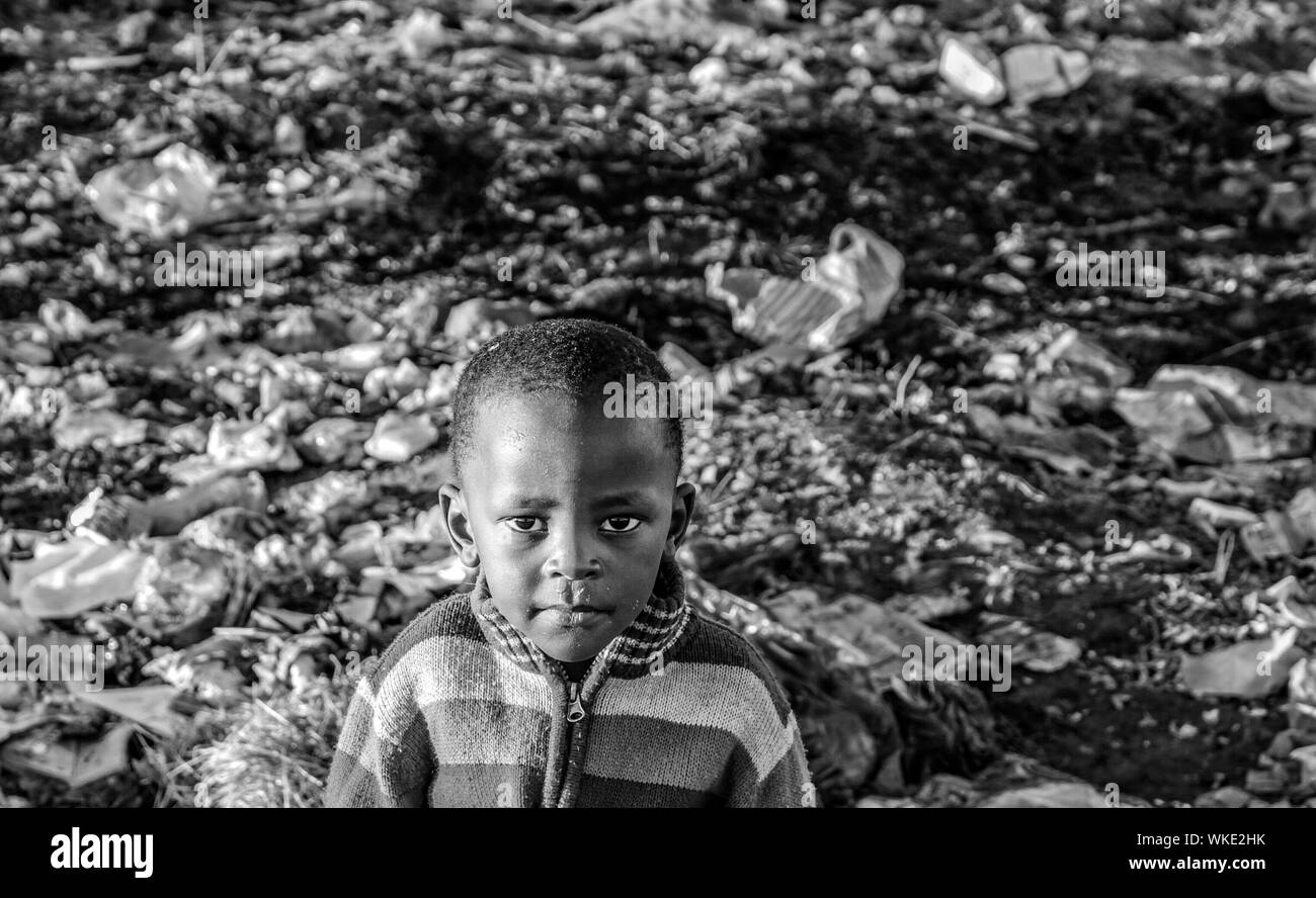 African garbage dump hi-res stock photography and images - Alamy