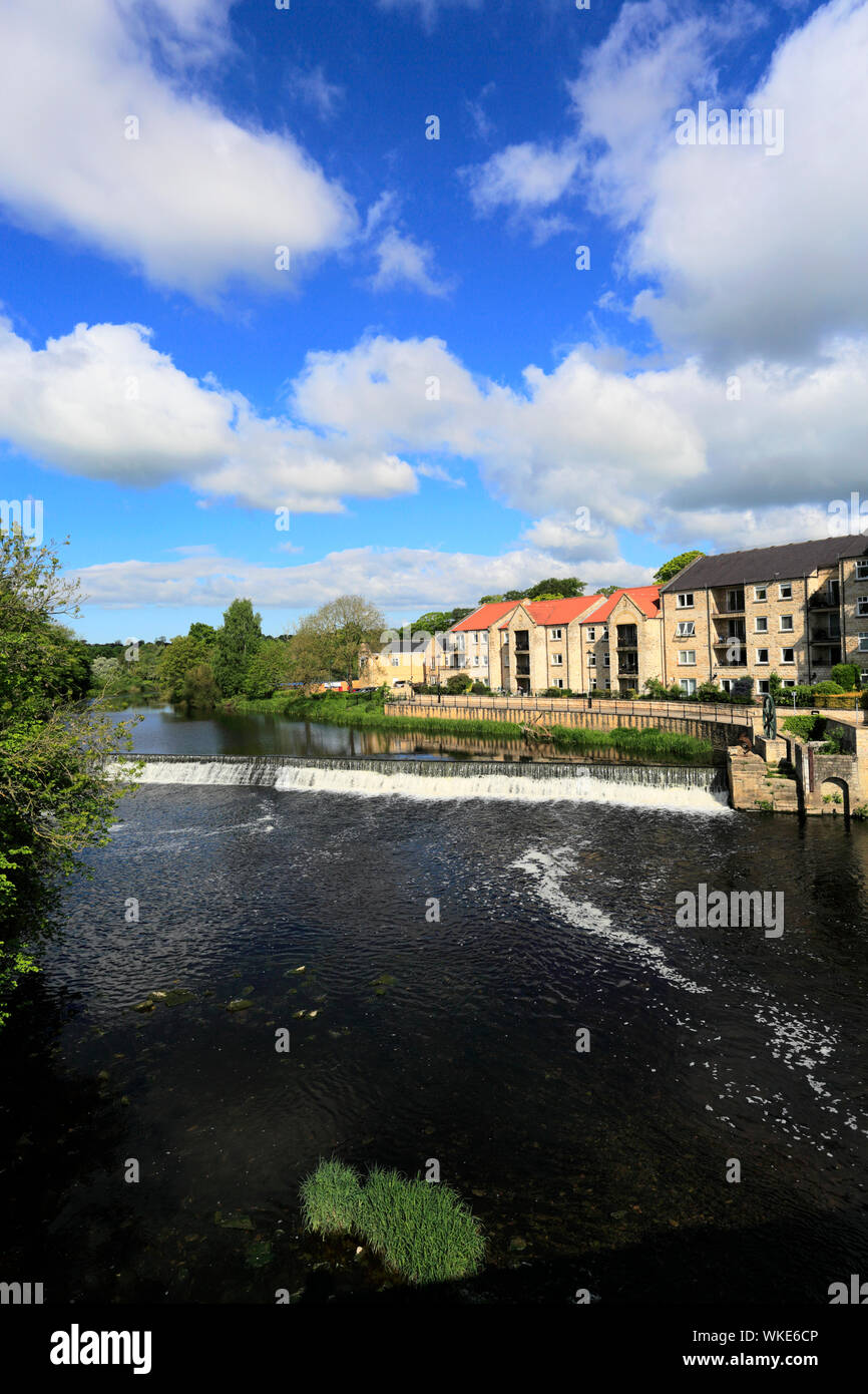 Summer view over the river Wharf bridge, Wetherby town, North Yorkshire ...