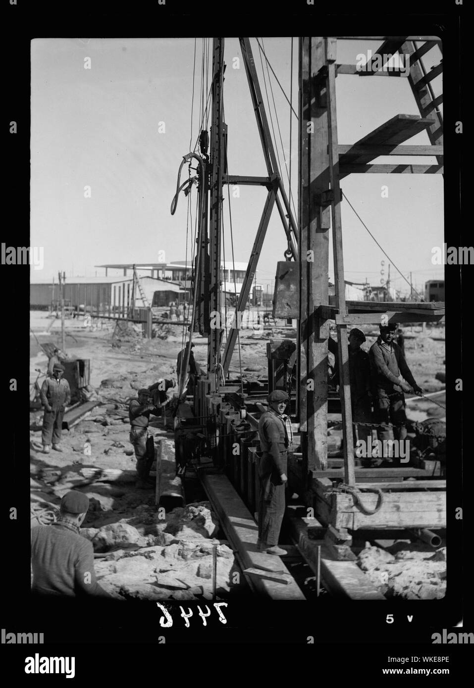 Jewish colonies. Tel Aviv. Lighter port. Driving piles Stock Photo - Alamy