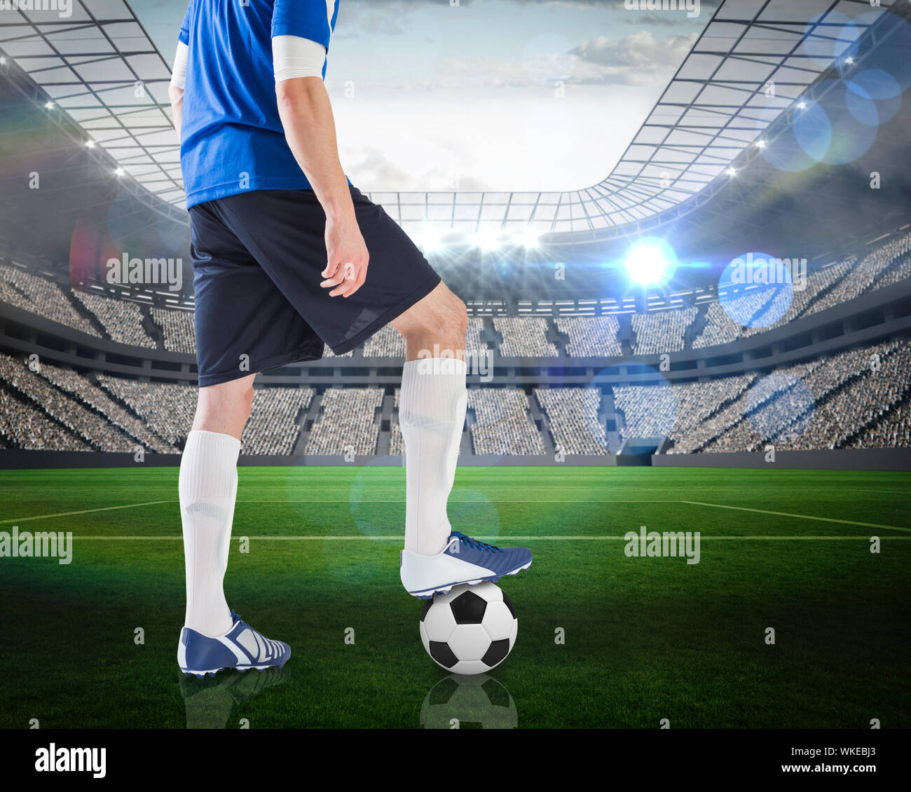 Football stadium crowd standing hi-res stock photography and images - Alamy