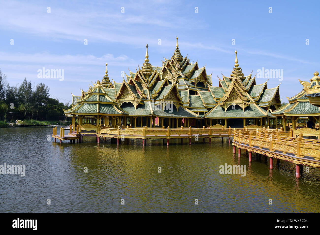 Exterior temple hi-res stock photography and images - Alamy