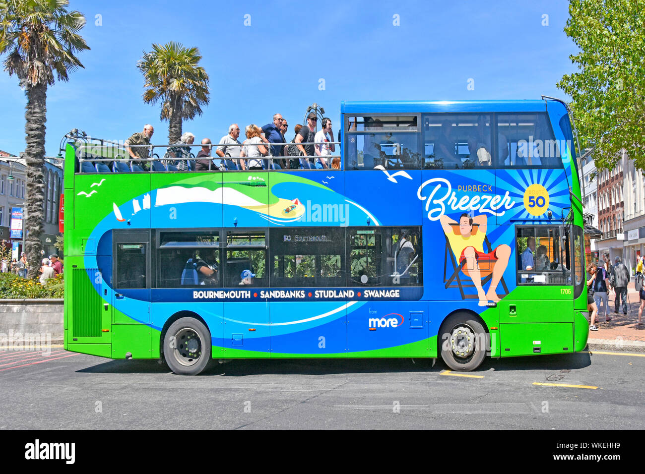 Double decker tour bus hi-res stock photography and images - Alamy