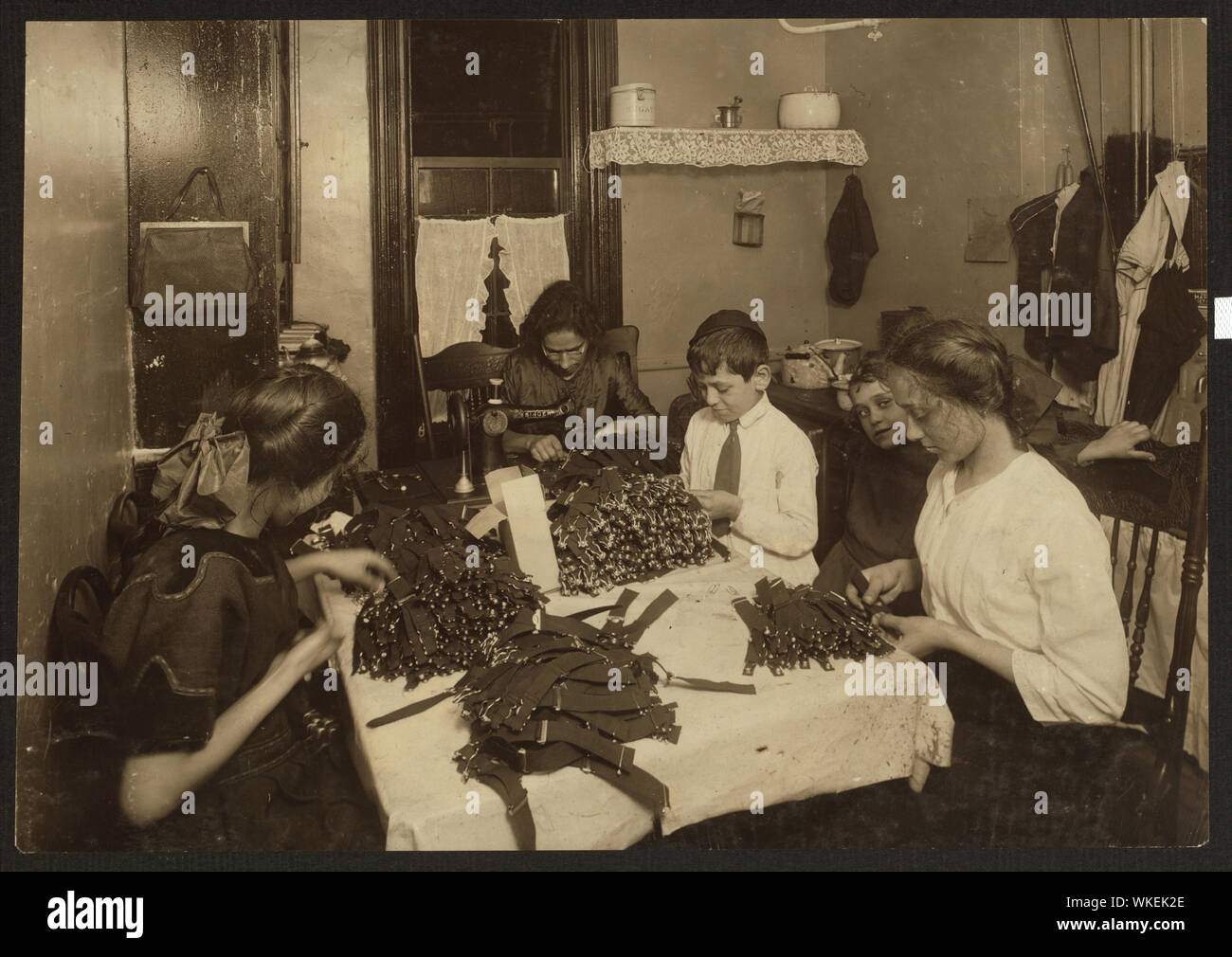 Tenement kitchen class hi-res stock photography and images - Alamy