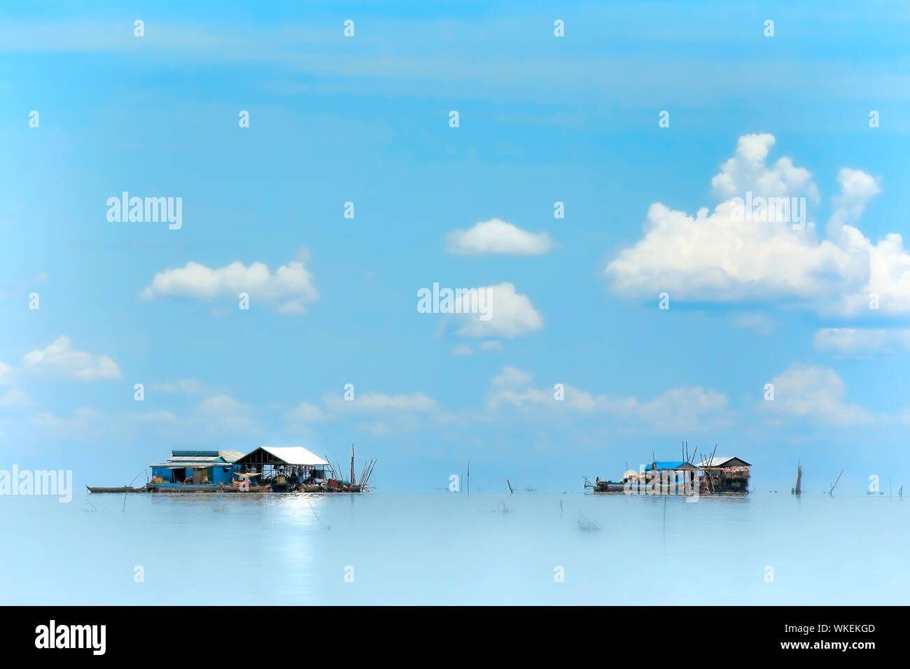 The floating village on Tonle Sap lake Stock Photo - Alamy