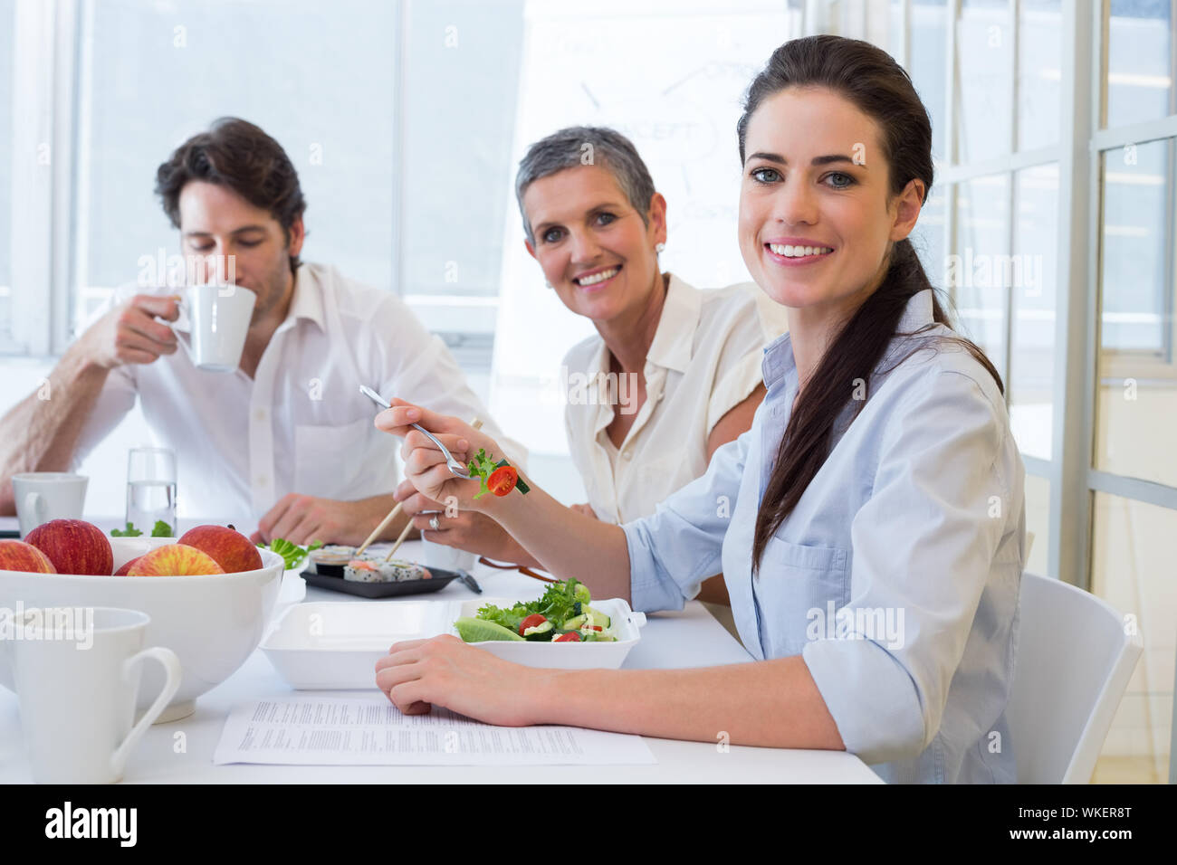 Office workers drink tea hi-res stock photography and images - Alamy
