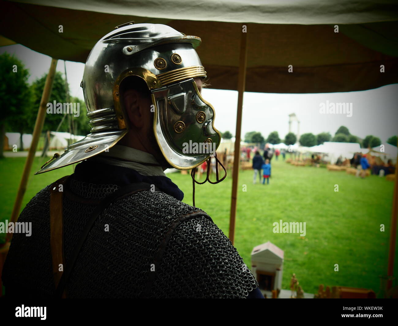 Man wearing armor hi-res stock photography and images - Alamy