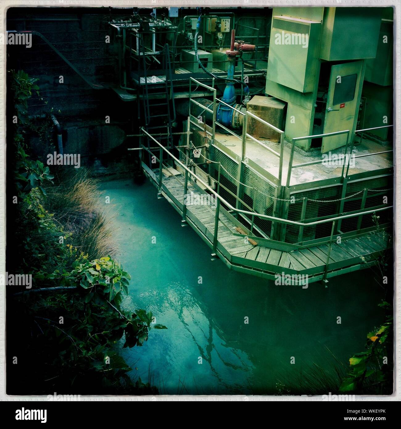Machinery in the water hi-res stock photography and images - Alamy