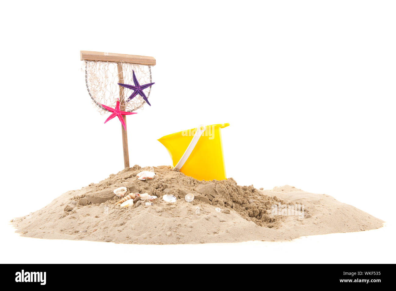 Family beach bucket shells hi-res stock photography and images - Alamy