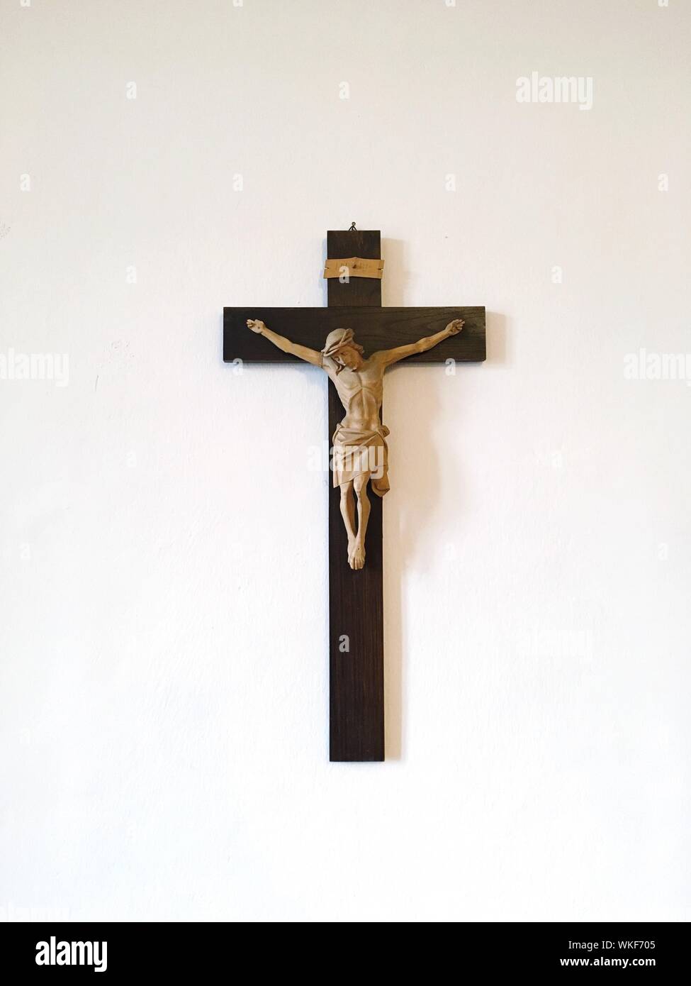 Jesus christ statue cross religious hi-res stock photography and images ...