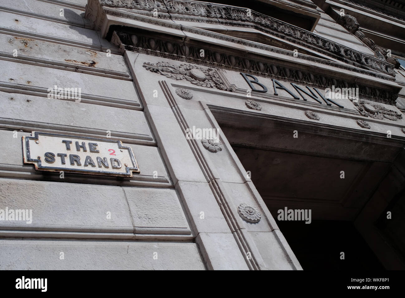 Frieze house hi-res stock photography and images - Alamy