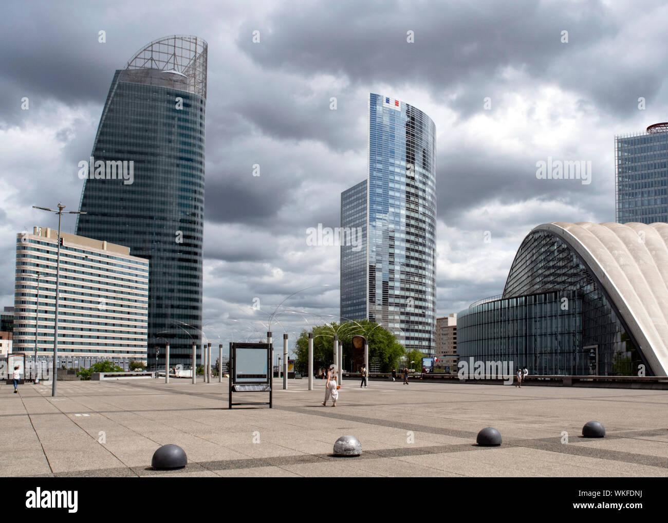 Paris glass building hi-res stock photography and images - Alamy