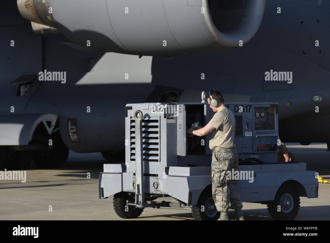 1st airlift squadron hi-res stock photography and images - Alamy