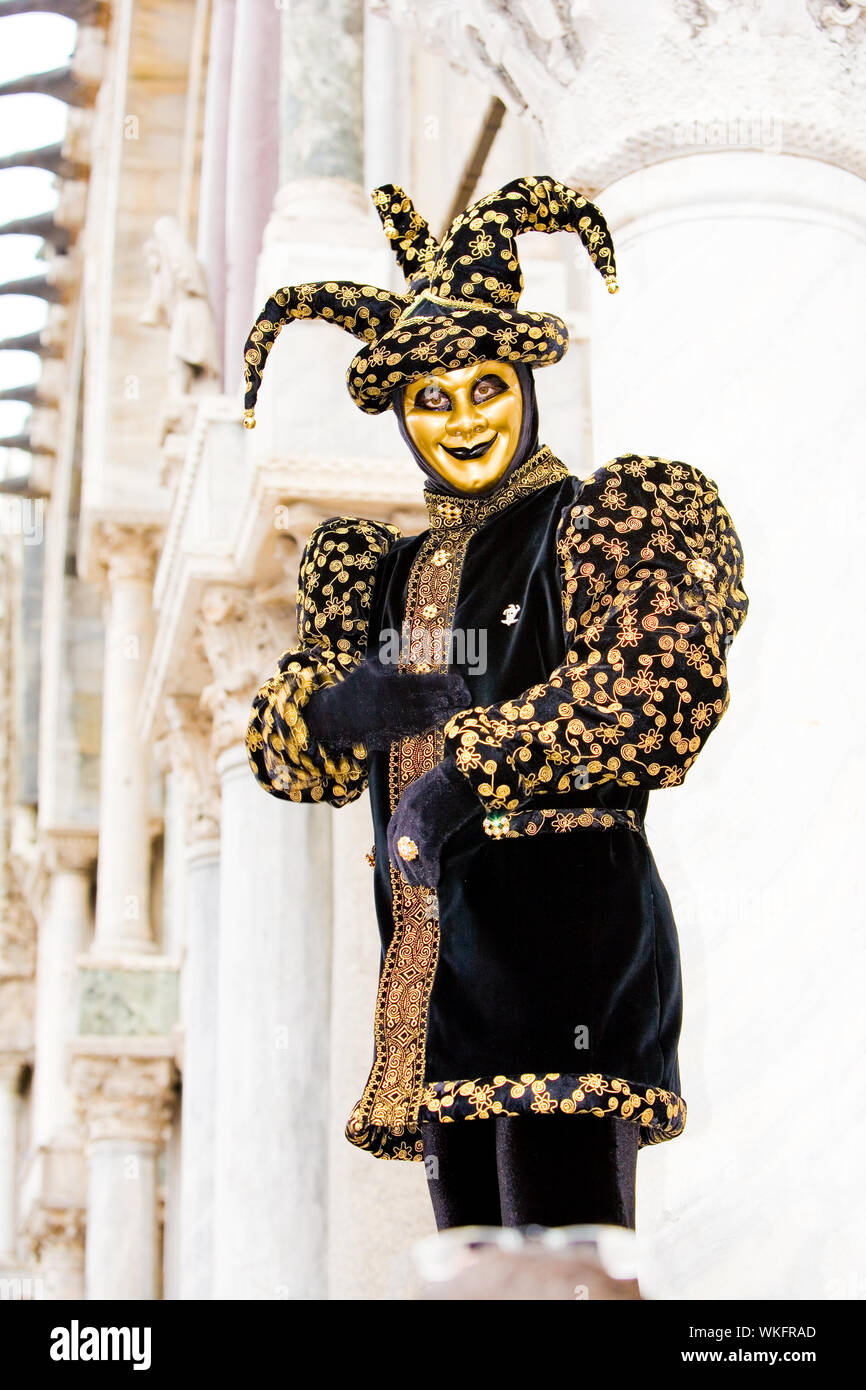 A man in costume at the Venice Carnival Stock Photo - Alamy