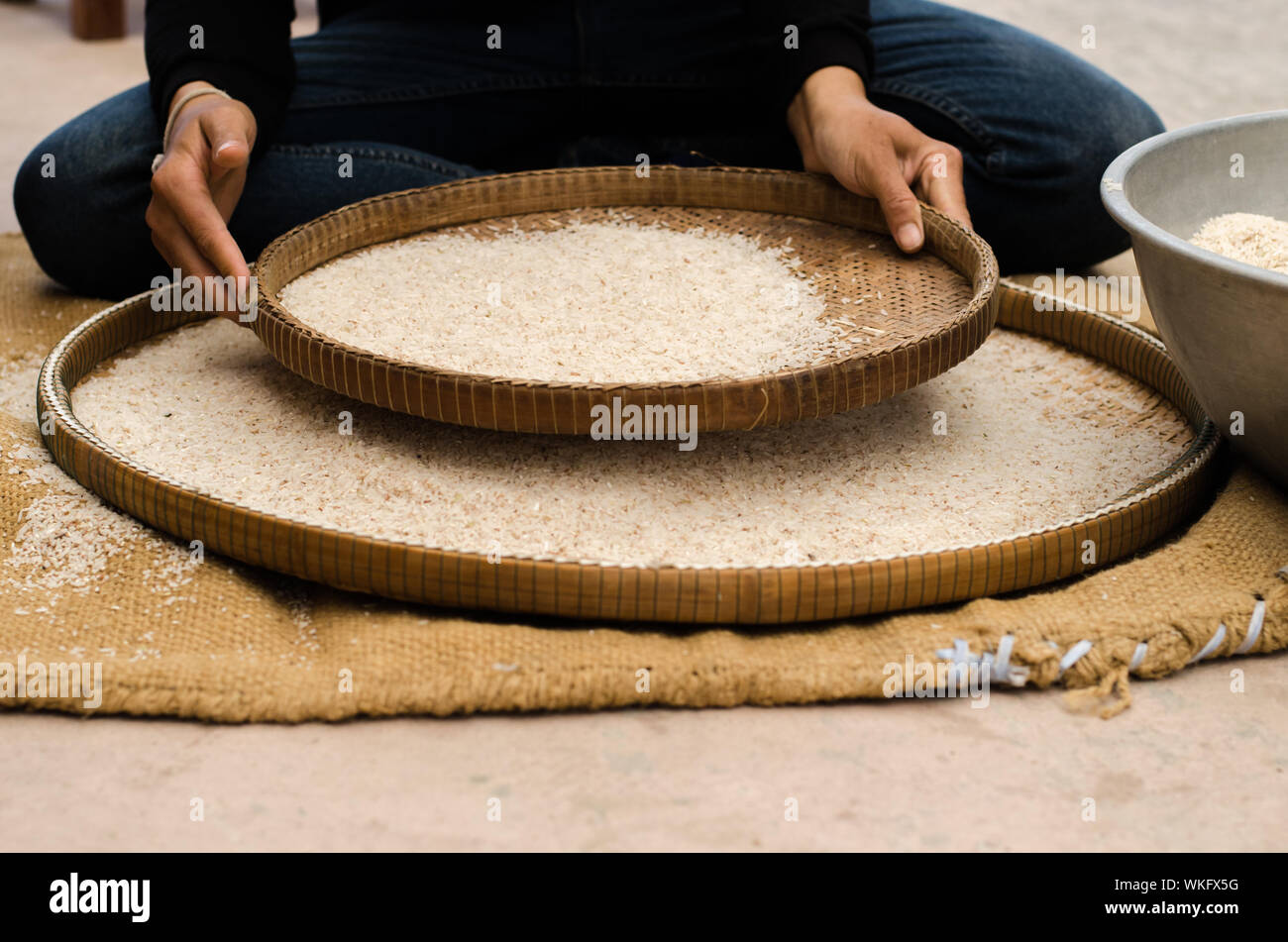 Sieve of rice hi-res stock photography and images - Alamy