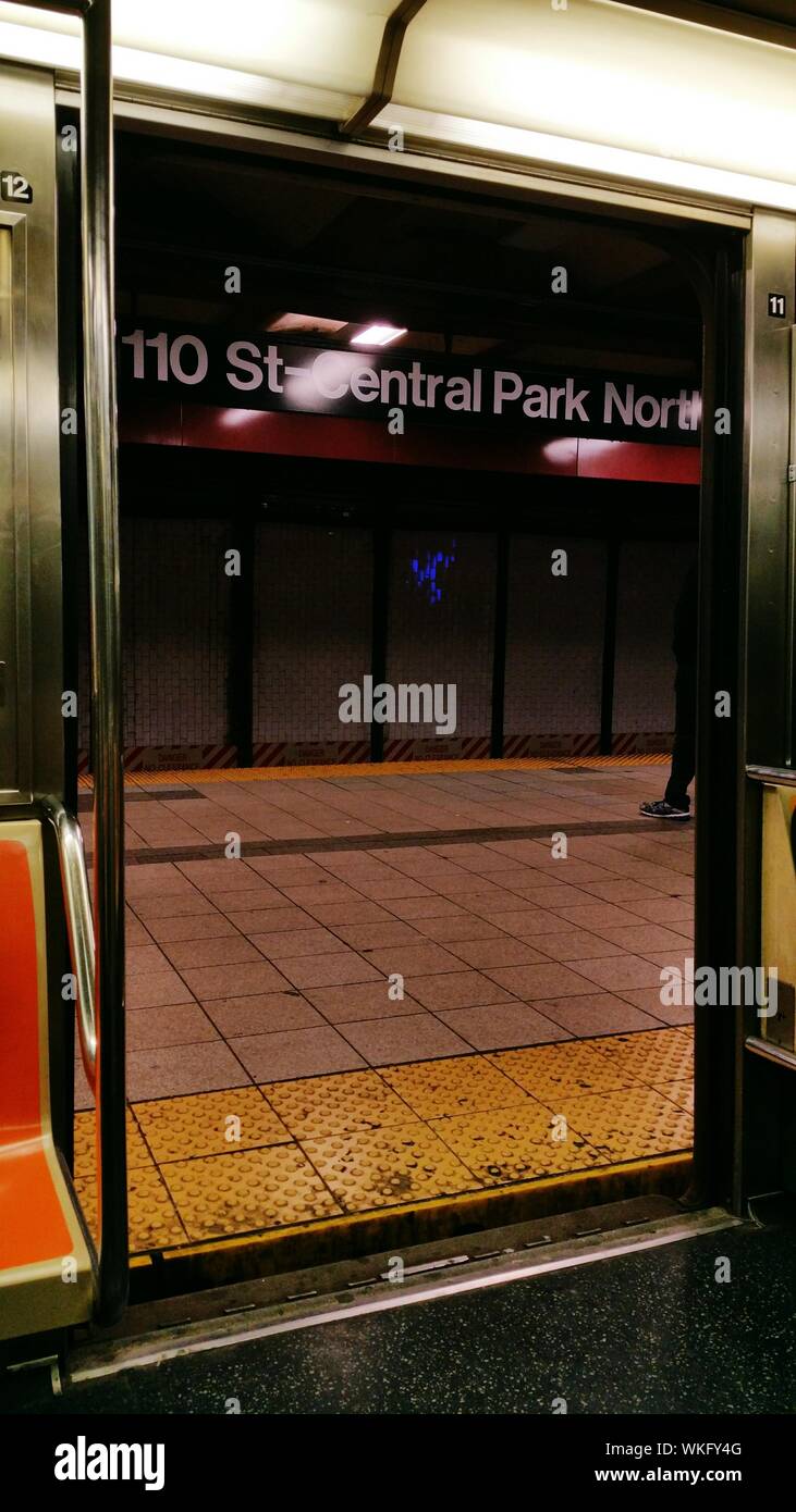 Open platform hi-res stock photography and images - Alamy