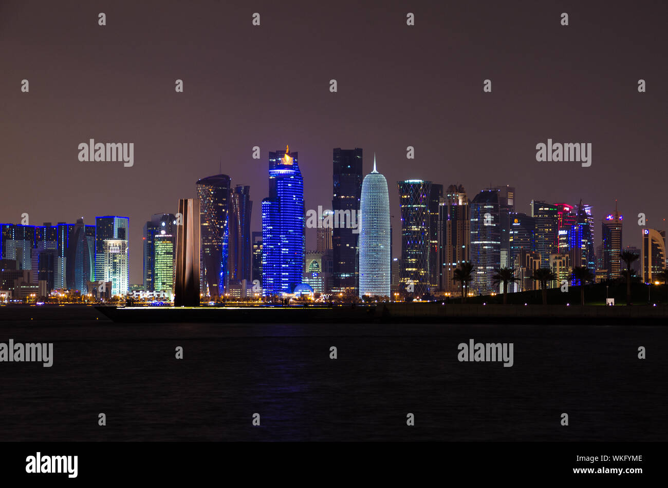 Doha buildings hi-res stock photography and images - Alamy