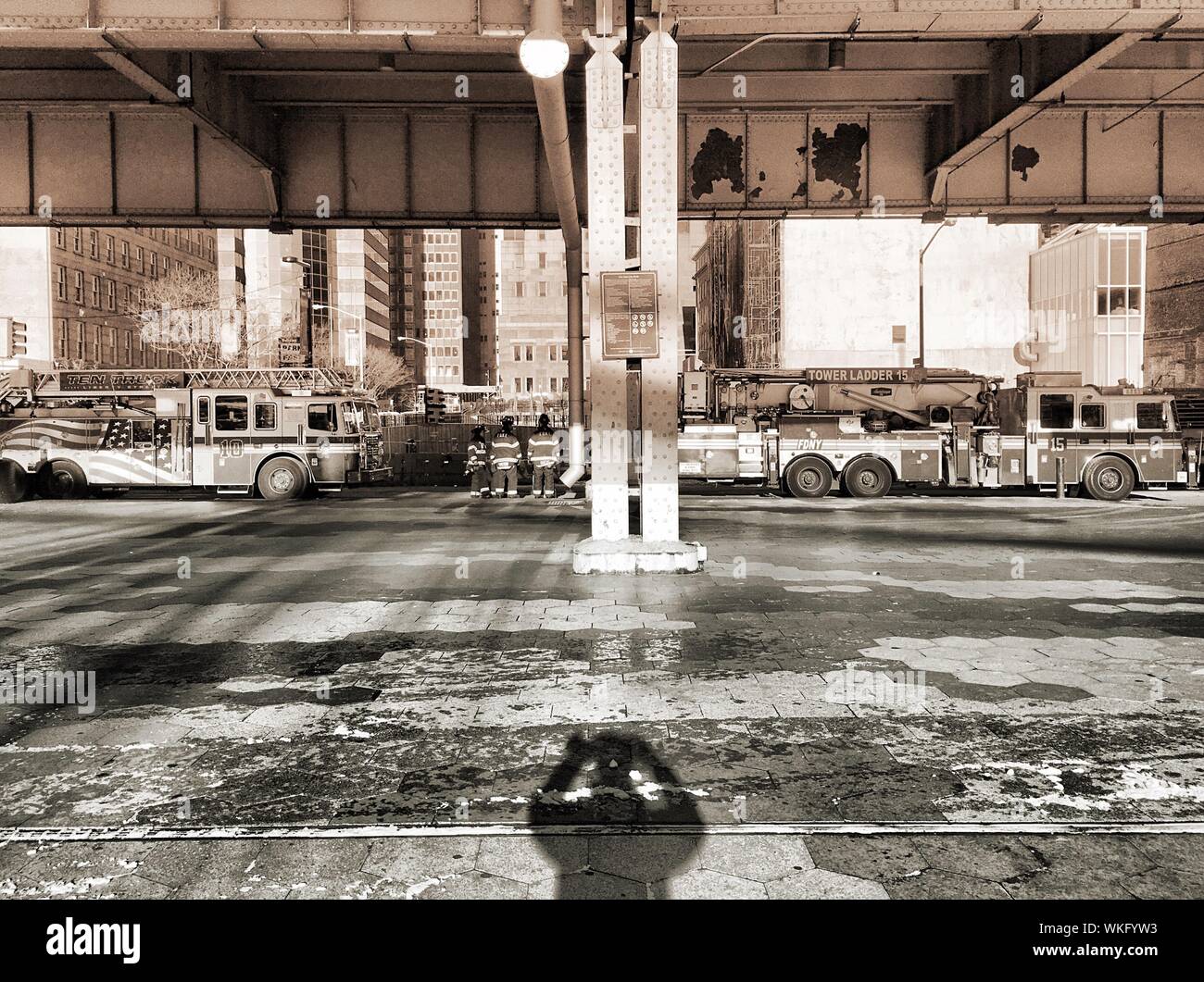 Under Bridge Parking High Resolution Stock Photography and Images - Alamy