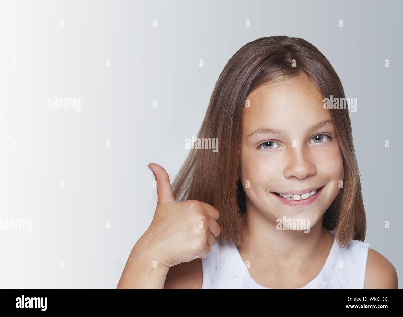 Portrait of 7 years old smiling kid girl Stock Photo - Alamy