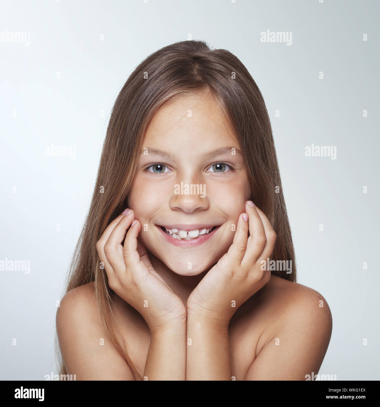 Portrait of 7 years old smiling kid girl Stock Photo - Alamy