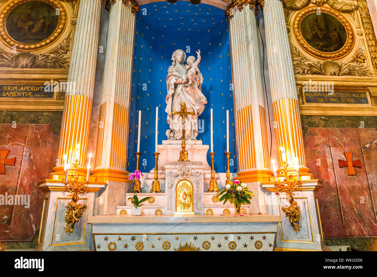 PARIS, FRANCE MARCH 18, 2014 : Interiors and architectural details of ...