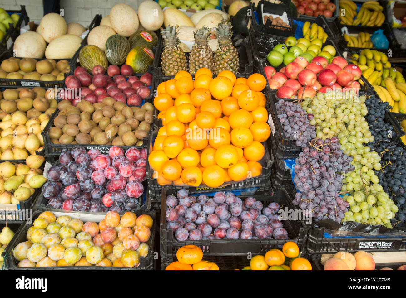 Crates of fruits display hi-res stock photography and images - Alamy