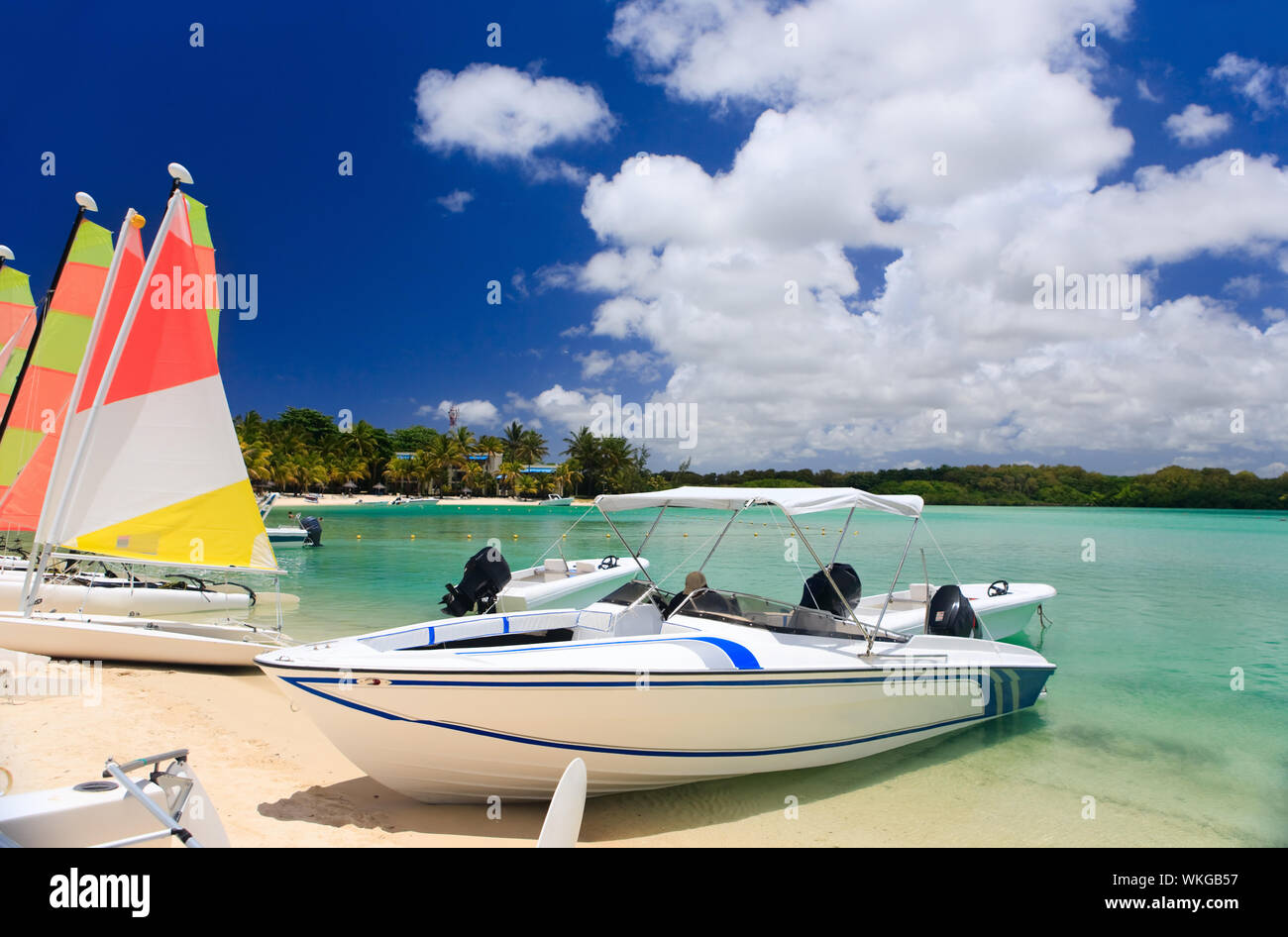 Different types of boat hi-res stock photography and images - Alamy
