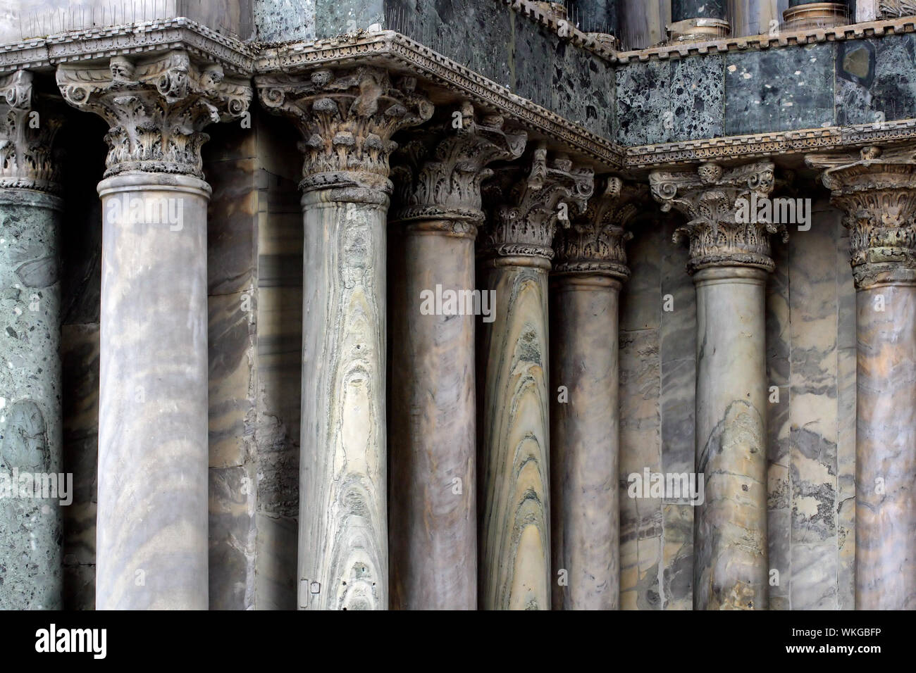 Crown columns hi-res stock photography and images - Alamy